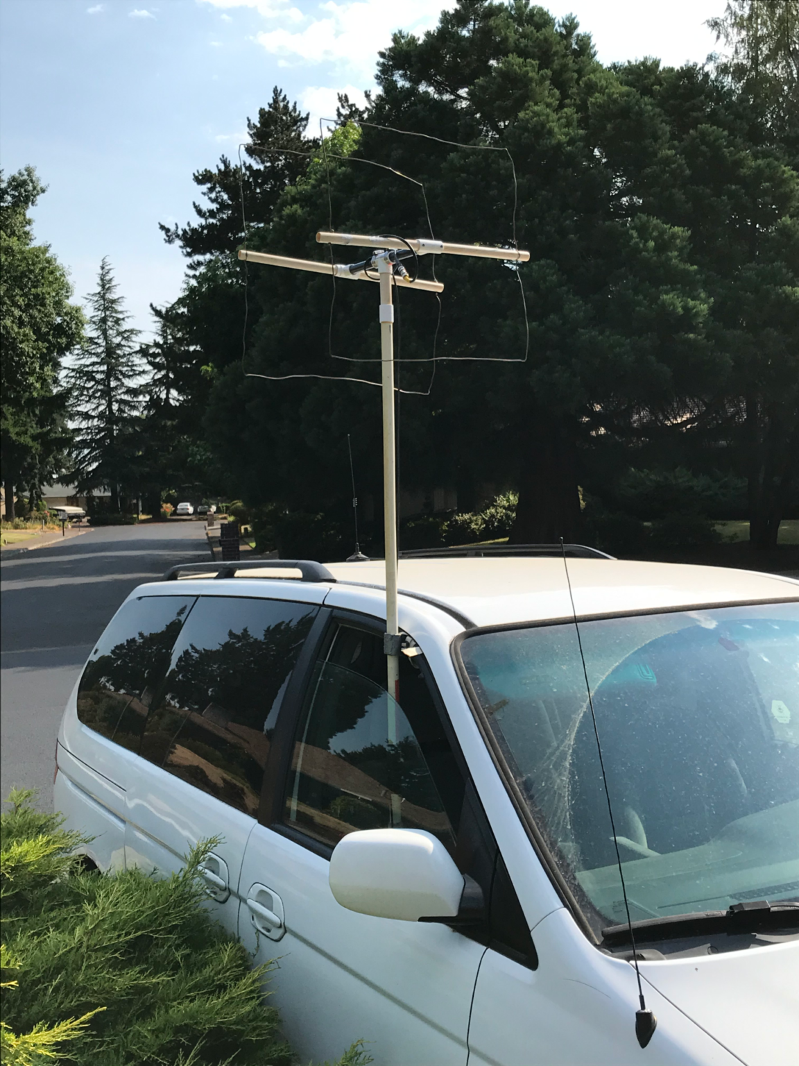 A simple 2-element quad for 2m – Practical Antennas